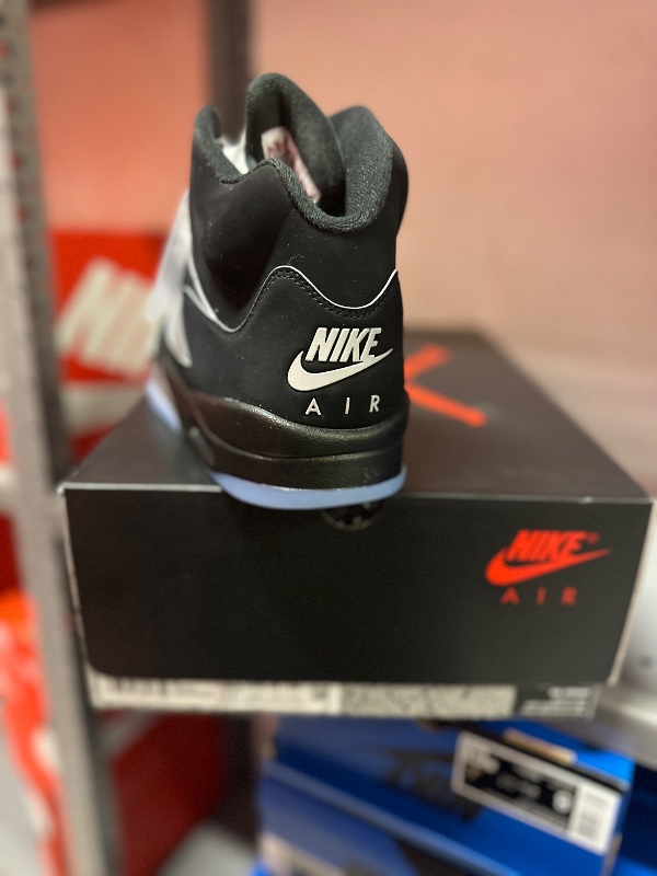 SNEAKERHEAD “JORDAN 5” RAFFLE | Raffle Creator