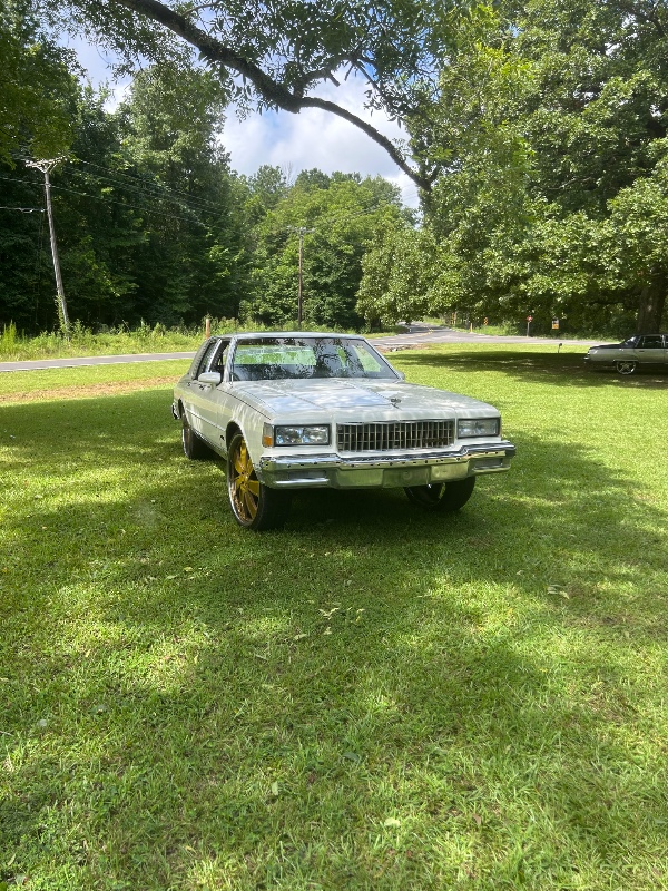 90 BROUGHAM BOX CHEVY ON 6s | Raffle Creator