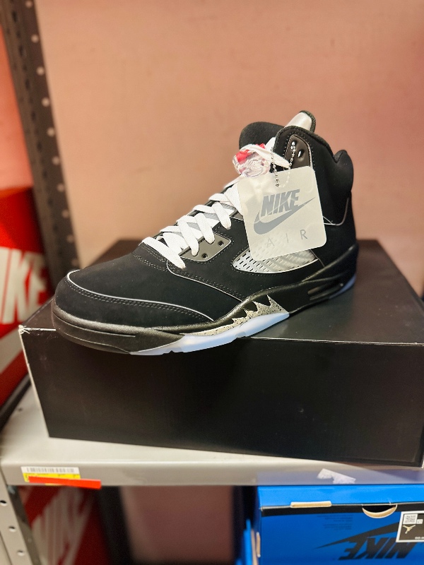 SNEAKERHEAD “JORDAN 5” RAFFLE | Raffle Creator